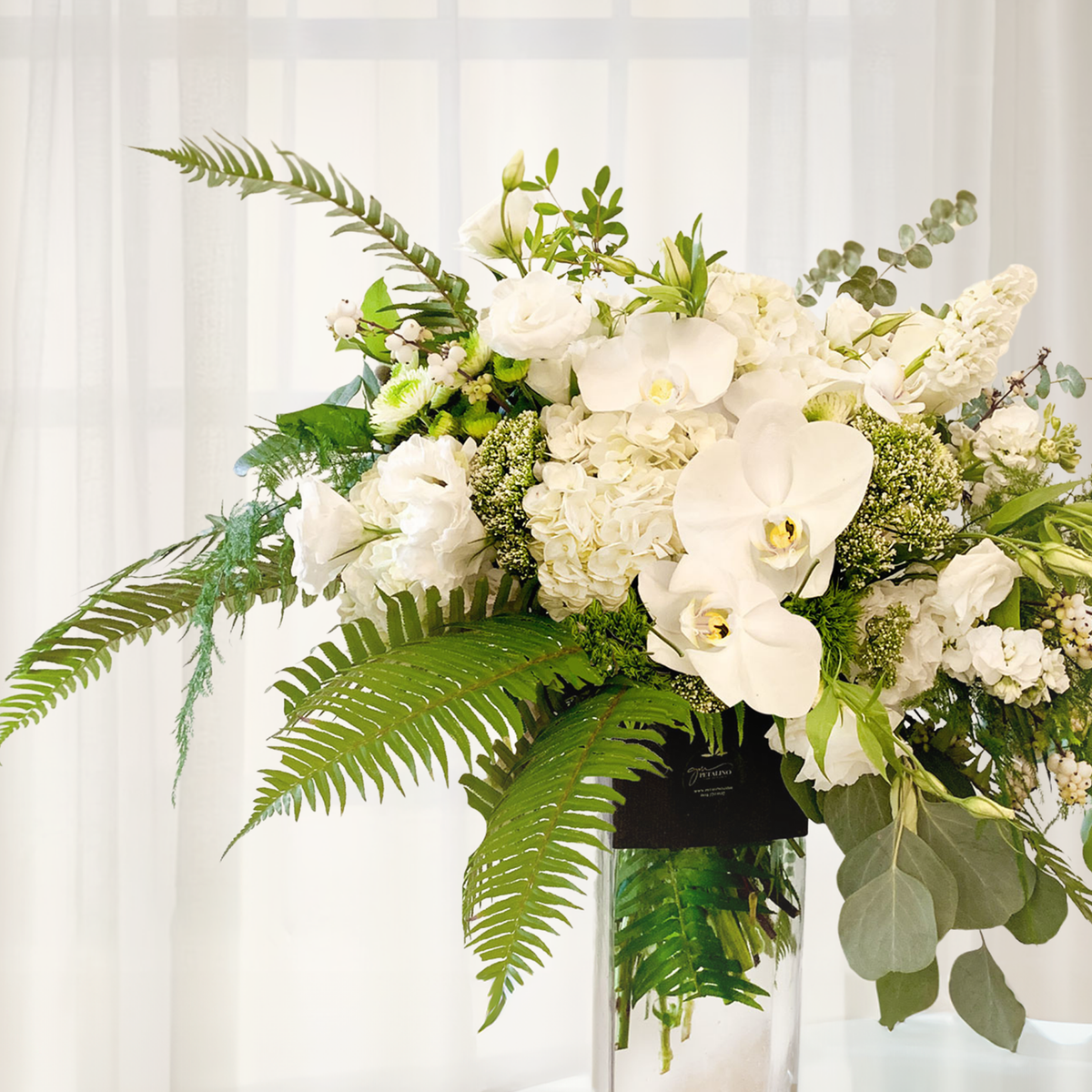 WW-354-SNOW-Vase-Arrangement – Petalino Flower Bar & Events